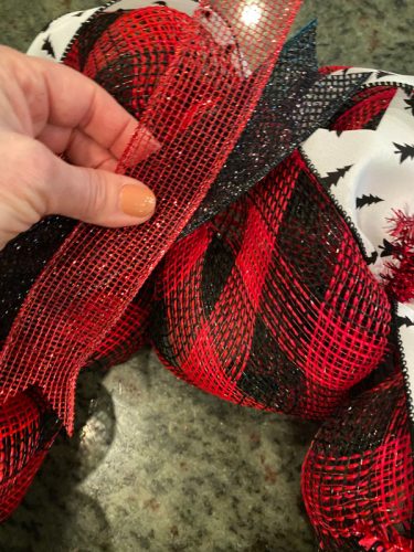 Learning How to Make One of these Fabulous Mesh and Ribbon Wreaths ...